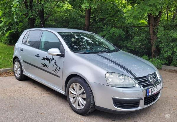 Grey Volkswagen Golf 2006 in Kaunas, with an engine capacity of 1.60 L and mileage of 130 thousand km for 1800 €, photo 1 on AUTOMOTO.COM.LV