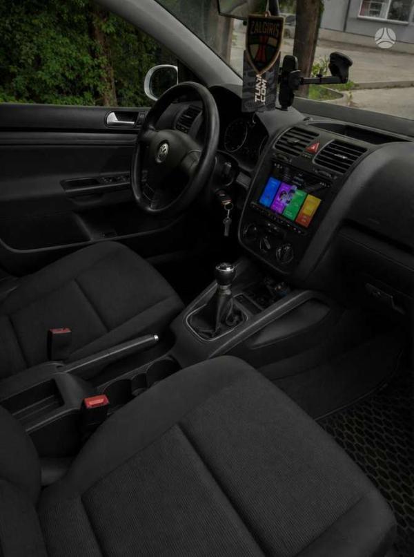 Grey Volkswagen Golf 2006 in Kaunas, with an engine capacity of 1.60 L and mileage of 130 thousand km for 1800 €, photo 7 on AUTOMOTO.COM.LV