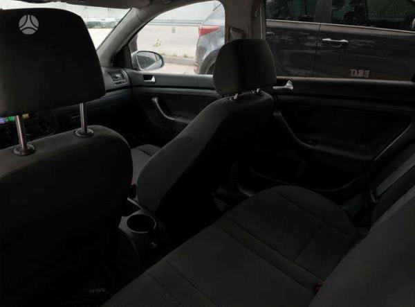 Grey Volkswagen Golf 2006 in Kaunas, with an engine capacity of 1.60 L and mileage of 130 thousand km for 1800 €, photo 10 on AUTOMOTO.COM.LV