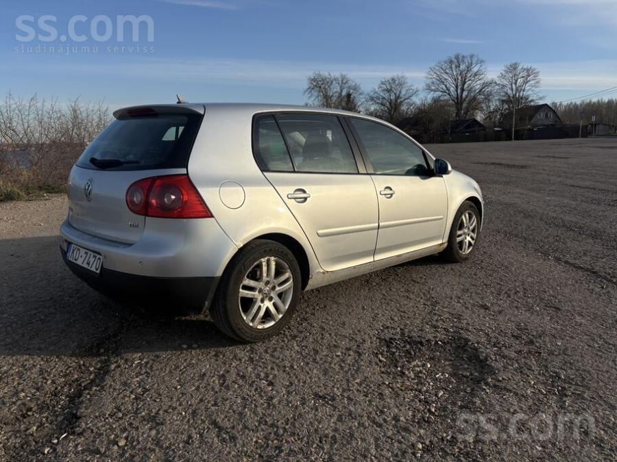 Grey Volkswagen Golf 2006 in Kraslava, with an engine capacity of 1.90 L and mileage of 403 thousand km for 900 €, photo 3 on AUTOMOTO.COM.LV