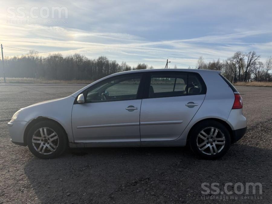 Grey Volkswagen Golf 2006 in Kraslava, with an engine capacity of 1.90 L and mileage of 403 thousand km for 900 €, photo 5 on AUTOMOTO.COM.LV