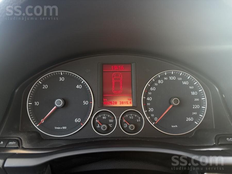 Grey Volkswagen Golf 2006 in Kraslava, with an engine capacity of 1.90 L and mileage of 403 thousand km for 900 €, photo 8 on AUTOMOTO.COM.LV