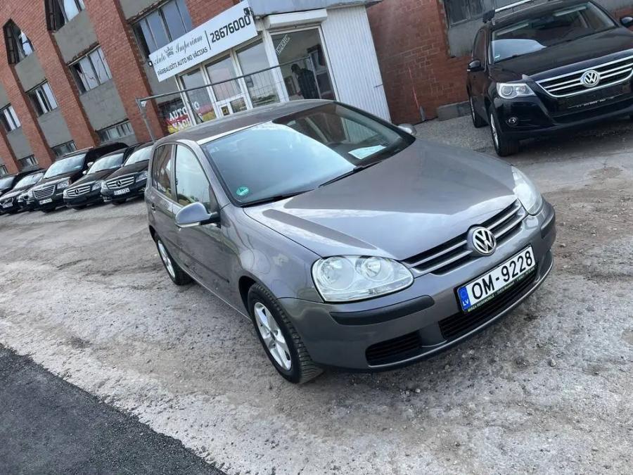 Pelēks Volkswagen Golf 2006 Jēkabpils, ar dzinēja tilpumu 1.90 L un nobraukumu 266 tūkst. km par 3690 €, foto 6 vietnē AUTOMOTO.COM.LV