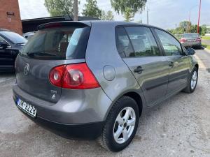 Pelēks Volkswagen Golf 2006 Jēkabpils, ar dzinēja tilpumu 1.90 L un nobraukumu 266 tūkst. km par 3690 €, foto 7 vietnē AUTOMOTO.COM.LV