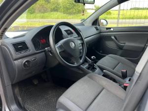 Pelēks Volkswagen Golf 2006 Jēkabpils, ar dzinēja tilpumu 1.90 L un nobraukumu 266 tūkst. km par 3690 €, foto 9 vietnē AUTOMOTO.COM.LV