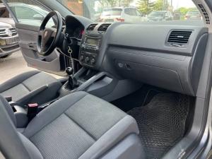 Pelēks Volkswagen Golf 2006 Jēkabpils, ar dzinēja tilpumu 1.90 L un nobraukumu 266 tūkst. km par 3690 €, foto 13 vietnē AUTOMOTO.COM.LV