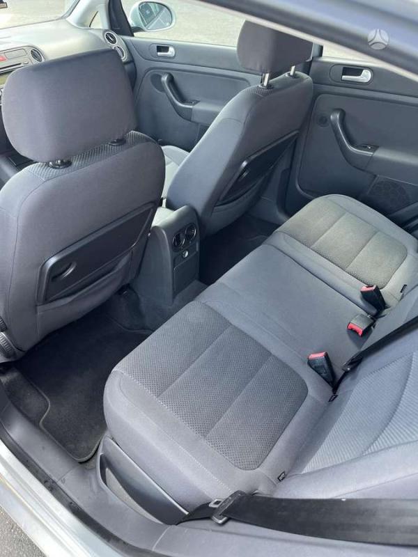 Pelēks Volkswagen Golf 2006 Kauņa, ar dzinēja tilpumu 1.90 L un nobraukumu 230 tūkst. km par 1950 €, foto 7 vietnē AUTOMOTO.COM.LV