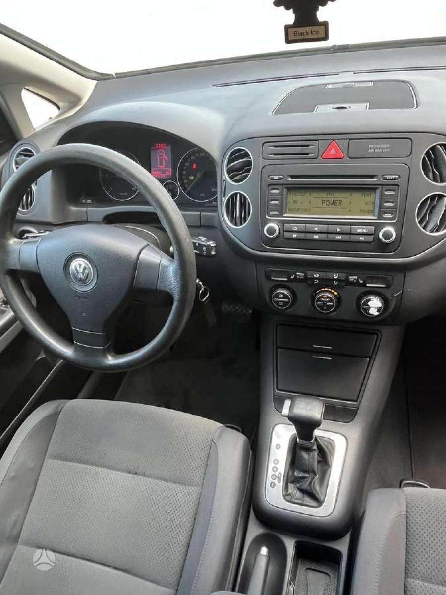 Pelēks Volkswagen Golf 2006 Kauņa, ar dzinēja tilpumu 1.90 L un nobraukumu 230 tūkst. km par 1950 €, foto 12 vietnē AUTOMOTO.COM.LV