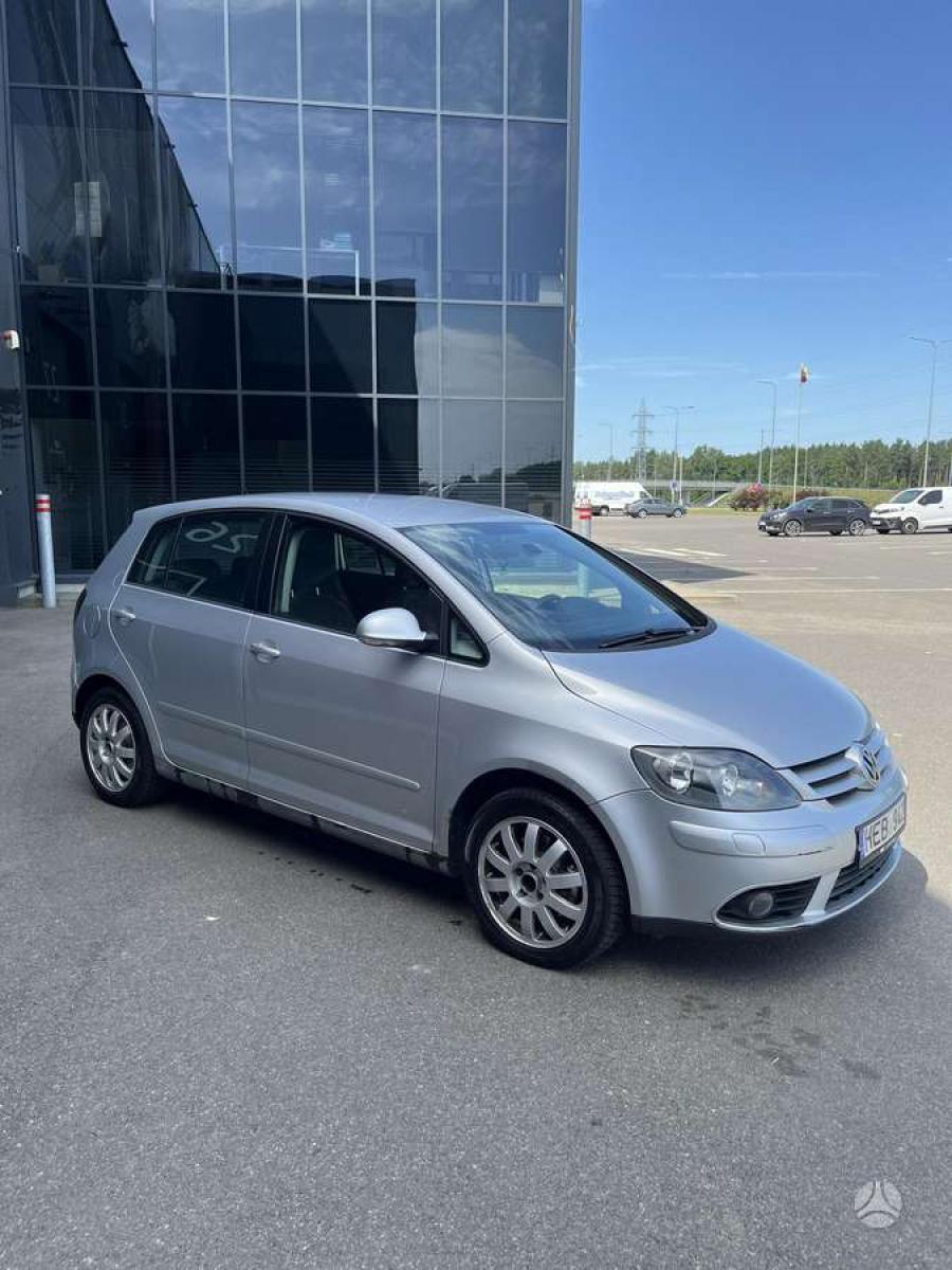 Pelēks Volkswagen Golf 2006 Kauņa, ar dzinēja tilpumu 1.90 L un nobraukumu 230 tūkst. km par 1950 €, foto 13 vietnē AUTOMOTO.COM.LV
