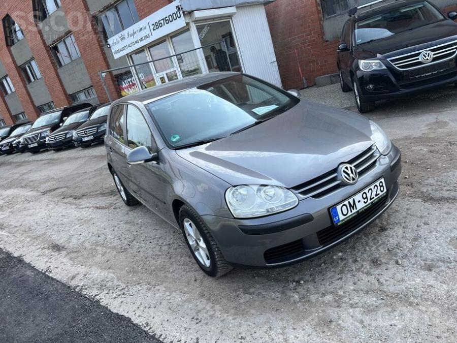 Grey Volkswagen Golf 2006 in Jekabpils, with an engine capacity of 1.90 L and mileage of 266 thousand km for 3400 €, photo 6 on AUTOMOTO.COM.LV