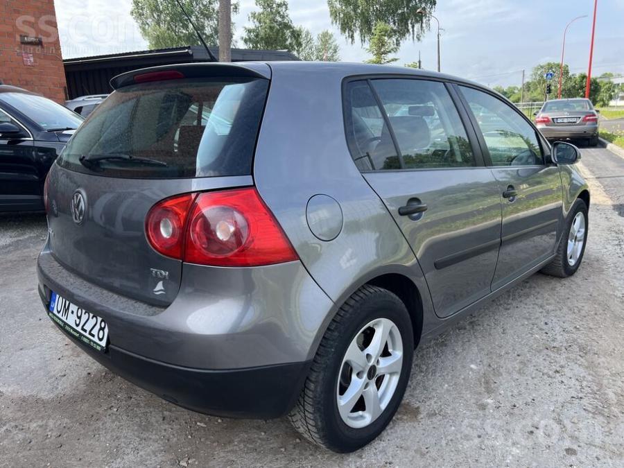 Grey Volkswagen Golf 2006 in Jekabpils, with an engine capacity of 1.90 L and mileage of 266 thousand km for 3400 €, photo 7 on AUTOMOTO.COM.LV