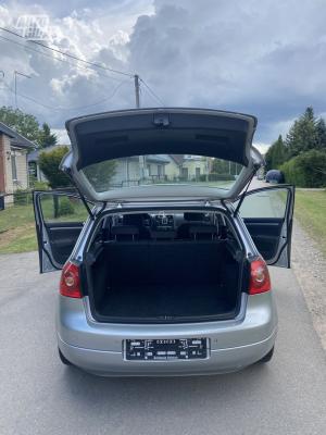 Pelēks Volkswagen Golf 2006 Šauļi, ar dzinēja tilpumu 1.90 L un nobraukumu 344 tūkst. km par 1850 €, foto 7 vietnē AUTOMOTO.COM.LV