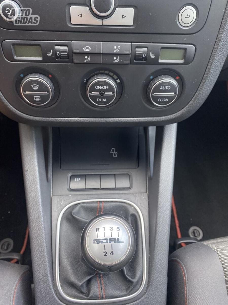Pelēks Volkswagen Golf 2006 Šauļi, ar dzinēja tilpumu 1.90 L un nobraukumu 344 tūkst. km par 1850 €, foto 13 vietnē AUTOMOTO.COM.LV