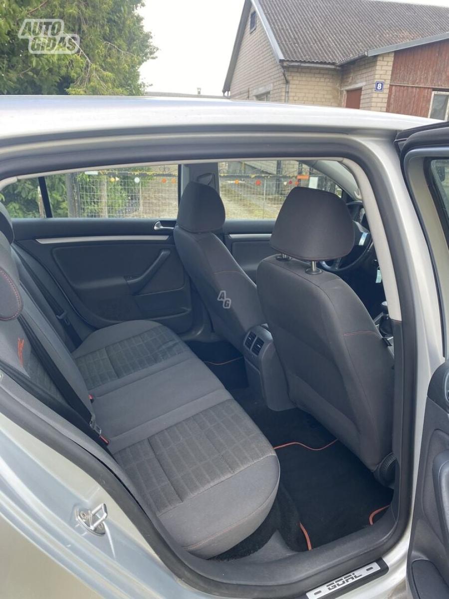 Pelēks Volkswagen Golf 2006 Šauļi, ar dzinēja tilpumu 1.90 L un nobraukumu 344 tūkst. km par 1850 €, foto 16 vietnē AUTOMOTO.COM.LV