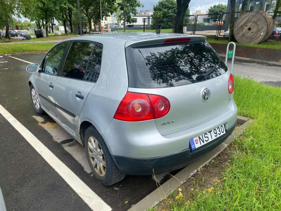 Grey Volkswagen Golf 2006 in Kaunas, with an engine capacity of 1.97 L and mileage of 530 thousand km for 999 €, photo 4 on AUTOMOTO.COM.LV