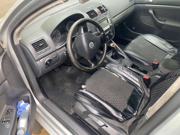 Grey Volkswagen Golf 2006 in Kaunas, with an engine capacity of 1.97 L and mileage of 530 thousand km for 999 €, photo 7 on AUTOMOTO.COM.LV