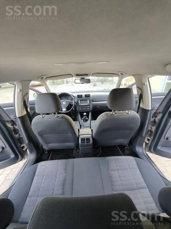 Pelēks Volkswagen Golf 2006 Liepāja, ar dzinēja tilpumu 1.90 L un nobraukumu 339 tūkst. km par 1500 €, foto 7 vietnē AUTOMOTO.COM.LV