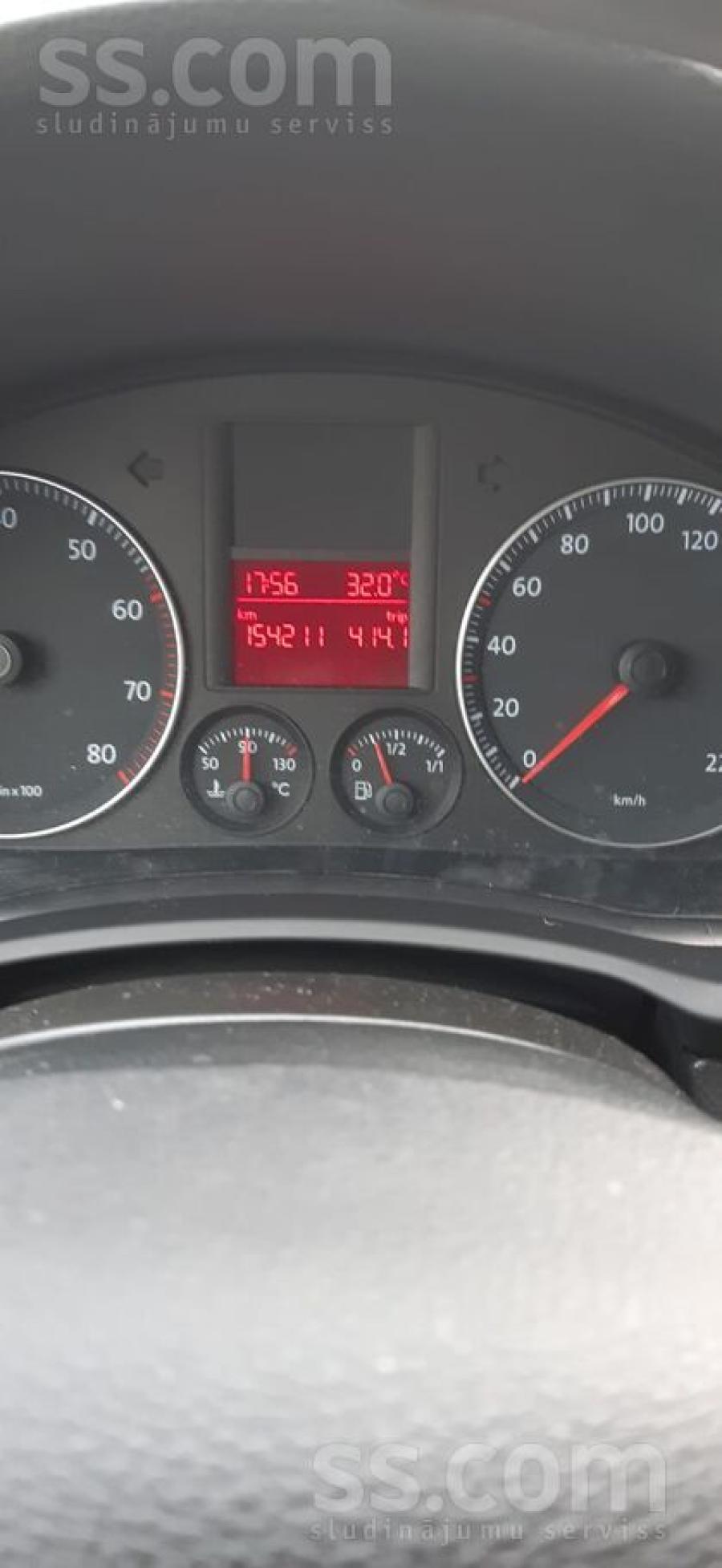 Grey Volkswagen Golf 2006 in Riga, with an engine capacity of 1.40 L and mileage of 154 thousand km for 2000 €, photo 6 on AUTOMOTO.COM.LV