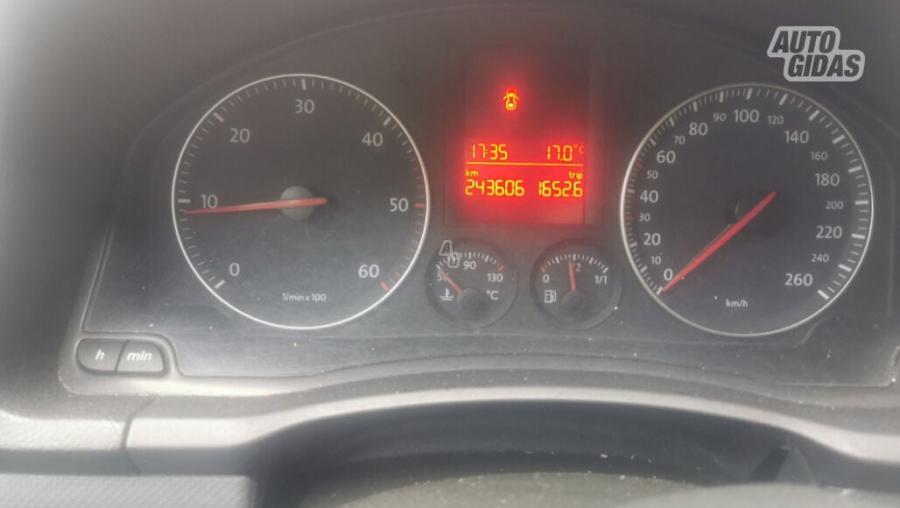 Pelēks Volkswagen Golf 2006 Kauņa, ar dzinēja tilpumu 1.90 L un nobraukumu 244 tūkst. km par 900 €, foto 4 vietnē AUTOMOTO.COM.LV