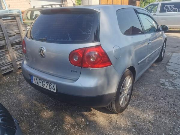 Pelēks Volkswagen Golf 2006 Kauņa, ar dzinēja tilpumu 1.90 L un nobraukumu 244 tūkst. km par 900 €, foto 4 vietnē AUTOMOTO.COM.LV
