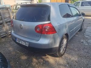 Pelēks Volkswagen Golf 2006 Kauņa, ar dzinēja tilpumu 1.90 L un nobraukumu 244 tūkst. km par 900 €, foto 5 vietnē AUTOMOTO.COM.LV