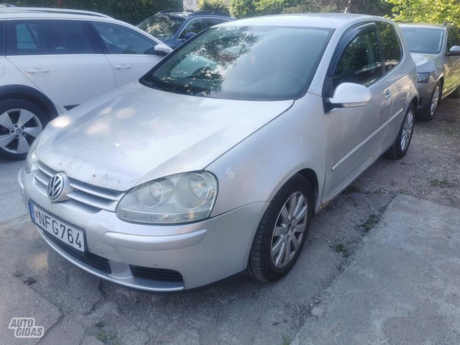 Pelēks Volkswagen Golf 2006 Kauņa, ar dzinēja tilpumu 1.90 L un nobraukumu 244 tūkst. km par 900 €, foto 6 vietnē AUTOMOTO.COM.LV