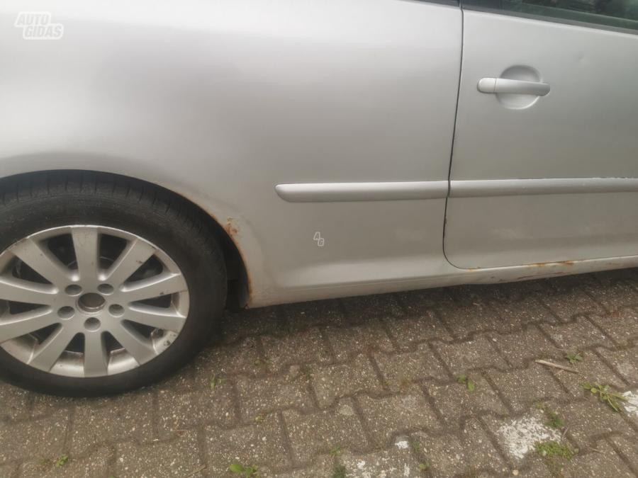 Pelēks Volkswagen Golf 2006 Kauņa, ar dzinēja tilpumu 1.90 L un nobraukumu 244 tūkst. km par 900 €, foto 8 vietnē AUTOMOTO.COM.LV