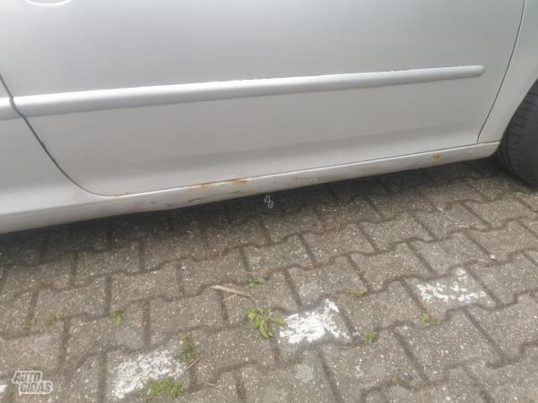 Pelēks Volkswagen Golf 2006 Kauņa, ar dzinēja tilpumu 1.90 L un nobraukumu 244 tūkst. km par 900 €, foto 9 vietnē AUTOMOTO.COM.LV