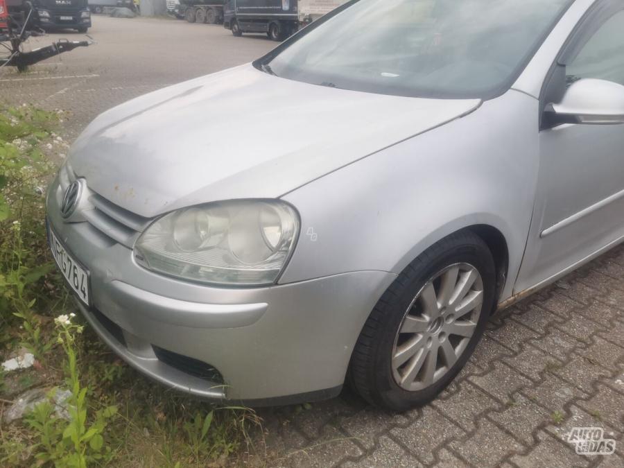 Pelēks Volkswagen Golf 2006 Kauņa, ar dzinēja tilpumu 1.90 L un nobraukumu 244 tūkst. km par 900 €, foto 11 vietnē AUTOMOTO.COM.LV