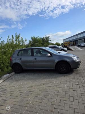 Pelēks Volkswagen Golf 2006 Kauņa, ar dzinēja tilpumu 1.60 L un nobraukumu 239 tūkst. km par 1500 €, foto 3 vietnē AUTOMOTO.COM.LV