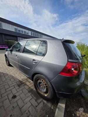 Pelēks Volkswagen Golf 2006 Kauņa, ar dzinēja tilpumu 1.60 L un nobraukumu 239 tūkst. km par 1500 €, foto 6 vietnē AUTOMOTO.COM.LV