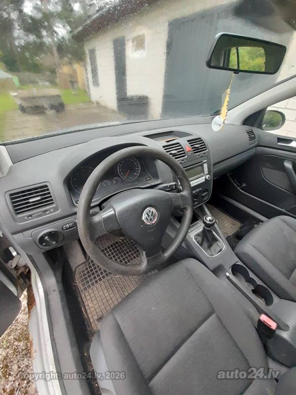 Grey Volkswagen Golf 2006 in Tallinn, with an engine capacity of 1.60 L and mileage of 300 thousand km for 600 €, photo 8 on AUTOMOTO.COM.LV