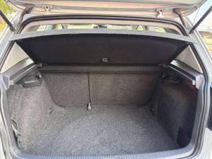 Grey Volkswagen Golf 2006 in Kaunas, with an engine capacity of 1.97 L and mileage of 320 thousand km for 1950 €, photo 11 on AUTOMOTO.COM.LV
