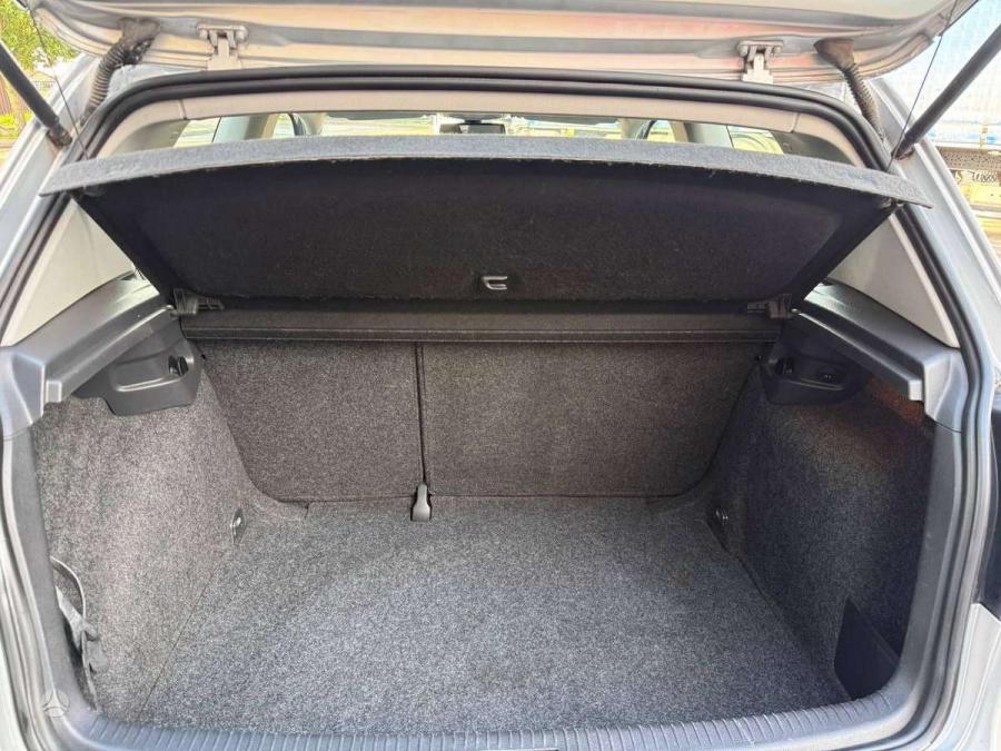 Grey Volkswagen Golf 2006 in Kaunas, with an engine capacity of 1.97 L and mileage of 320 thousand km for 1950 €, photo 11 on AUTOMOTO.COM.LV