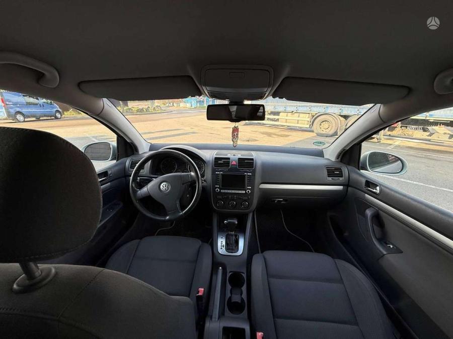 Grey Volkswagen Golf 2006 in Kaunas, with an engine capacity of 1.97 L and mileage of 320 thousand km for 1950 €, photo 12 on AUTOMOTO.COM.LV