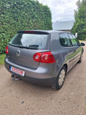 Pelēks Volkswagen Golf 2006 Biržai, ar dzinēja tilpumu 1.39 L un nobraukumu 146 tūkst. km par 2150 €, foto 5 vietnē AUTOMOTO.COM.LV