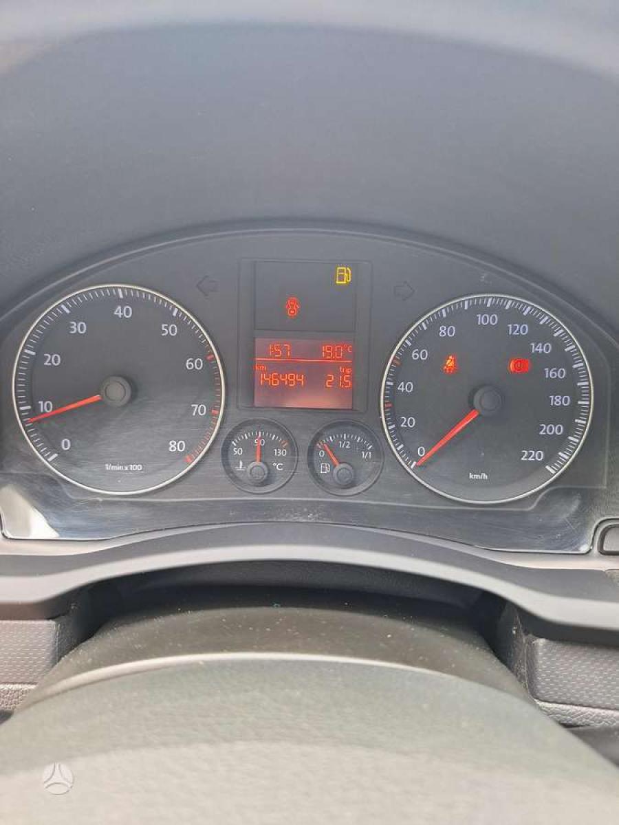 Pelēks Volkswagen Golf 2006 Biržai, ar dzinēja tilpumu 1.39 L un nobraukumu 146 tūkst. km par 2150 €, foto 6 vietnē AUTOMOTO.COM.LV