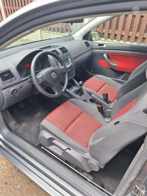 Pelēks Volkswagen Golf 2006 Biržai, ar dzinēja tilpumu 1.39 L un nobraukumu 146 tūkst. km par 2150 €, foto 7 vietnē AUTOMOTO.COM.LV