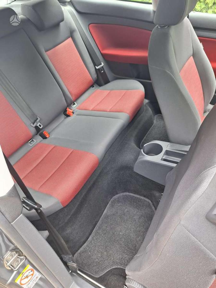 Pelēks Volkswagen Golf 2006 Biržai, ar dzinēja tilpumu 1.39 L un nobraukumu 146 tūkst. km par 2150 €, foto 13 vietnē AUTOMOTO.COM.LV