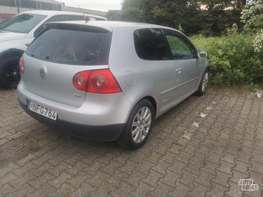 Grey Volkswagen Golf 2006 in Kaunas, with an engine capacity of 1.90 L and mileage of 244 thousand km for 900 €, photo 12 on AUTOMOTO.COM.LV