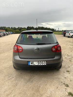 Pelēks Volkswagen Golf 2006 Bauska, ar dzinēja tilpumu 1.90 L un nobraukumu 295 tūkst. km par 2500 €, foto 3 vietnē AUTOMOTO.COM.LV