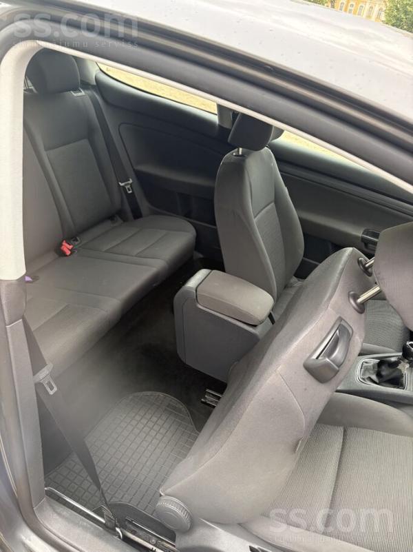 Grey Volkswagen Golf 2006 in Bauska, with an engine capacity of 1.90 L and mileage of 295 thousand km for 2500 €, photo 5 on AUTOMOTO.COM.LV