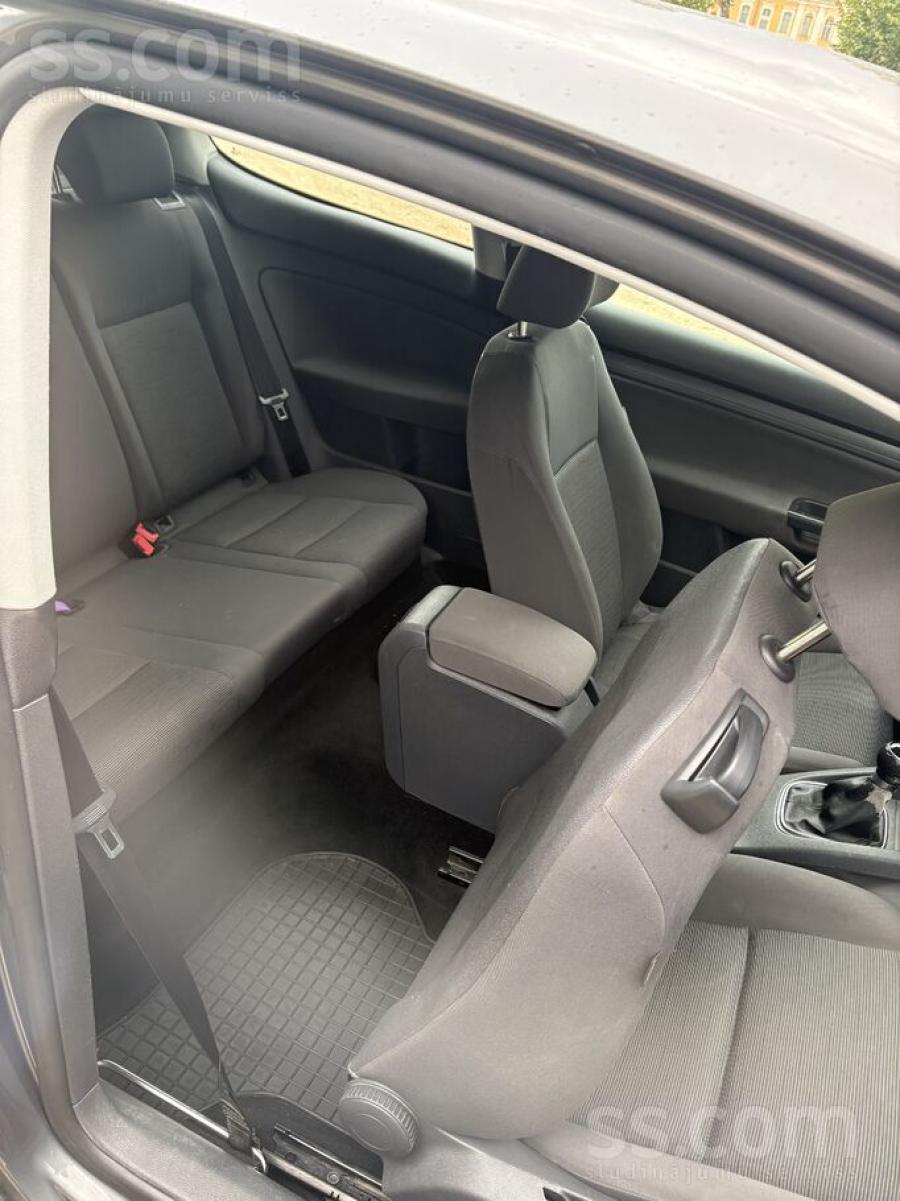 Pelēks Volkswagen Golf 2006 Bauska, ar dzinēja tilpumu 1.90 L un nobraukumu 295 tūkst. km par 2500 €, foto 6 vietnē AUTOMOTO.COM.LV