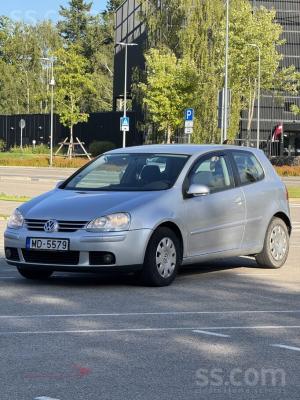 Pelēks Volkswagen Golf 2006 Cēsis, ar dzinēja tilpumu 1.90 L un nobraukumu 272 tūkst. km par 2500 €, foto 4 vietnē AUTOMOTO.COM.LV