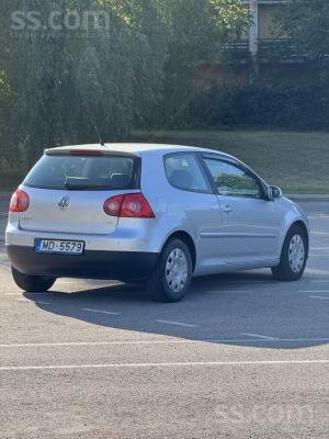 Pelēks Volkswagen Golf 2006 Cēsis, ar dzinēja tilpumu 1.90 L un nobraukumu 272 tūkst. km par 2500 €, foto 6 vietnē AUTOMOTO.COM.LV
