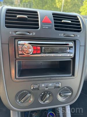 Pelēks Volkswagen Golf 2006 Cēsis, ar dzinēja tilpumu 1.90 L un nobraukumu 272 tūkst. km par 2500 €, foto 20 vietnē AUTOMOTO.COM.LV