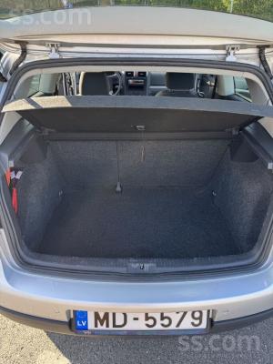 Pelēks Volkswagen Golf 2006 Cēsis, ar dzinēja tilpumu 1.90 L un nobraukumu 272 tūkst. km par 2500 €, foto 23 vietnē AUTOMOTO.COM.LV