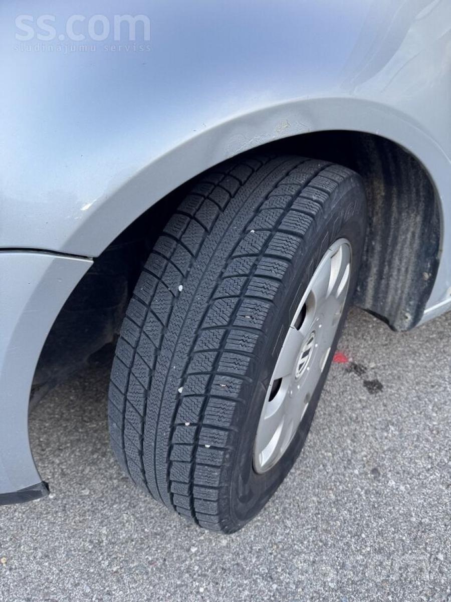 Pelēks Volkswagen Golf 2006 Cēsis, ar dzinēja tilpumu 1.90 L un nobraukumu 272 tūkst. km par 2500 €, foto 28 vietnē AUTOMOTO.COM.LV