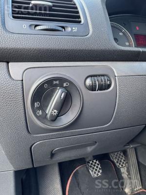 Pelēks Volkswagen Golf 2006 Cēsis, ar dzinēja tilpumu 1.90 L un nobraukumu 272 tūkst. km par 2500 €, foto 31 vietnē AUTOMOTO.COM.LV