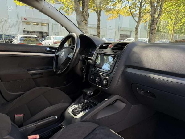 Grey Volkswagen Golf 2006 in Kaunas, with an engine capacity of 1.97 L and mileage of 278 thousand km for 3000 €, photo 6 on AUTOMOTO.COM.LV